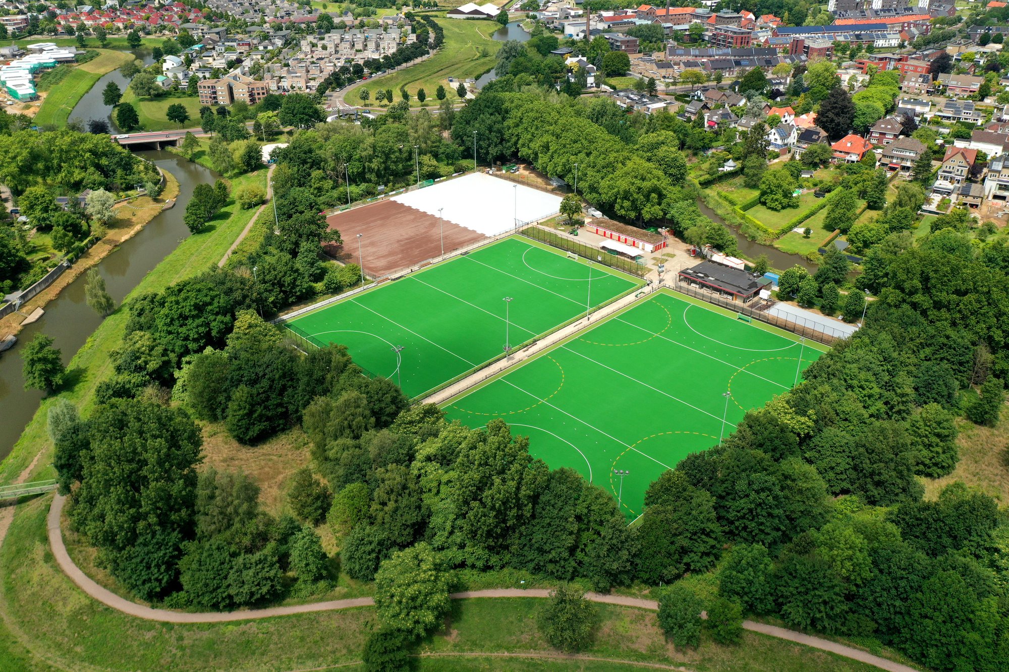 Quickly realizing three new pitches for Concordia hockey in Holland